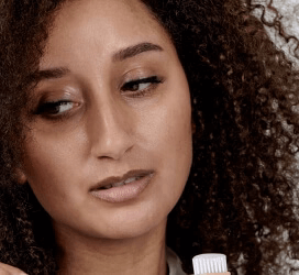 Douleur aux Gencives ? Causes et Conseils pour un Soulagement Rapide